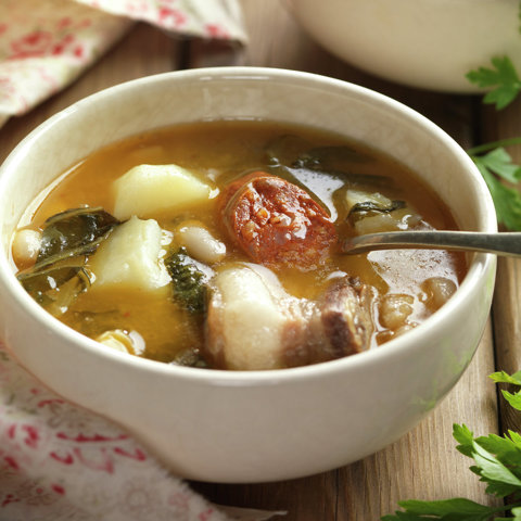 Caldo gallego (el auténtico de la abuela)