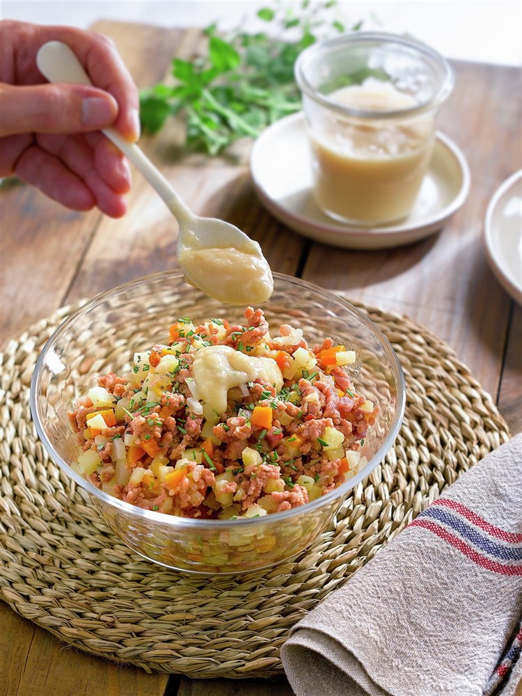 Pastel De Carne Con Verduras Y Hierbas Aromáticas