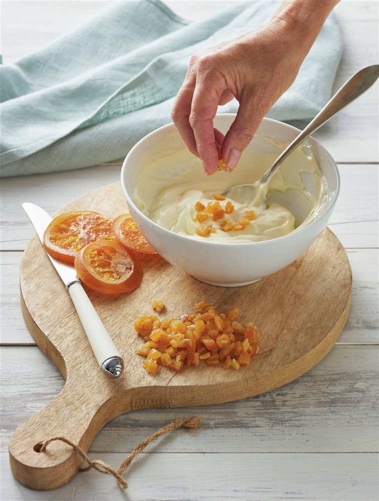 Tarta Victoria de naranja con bizcocho (sin horno)