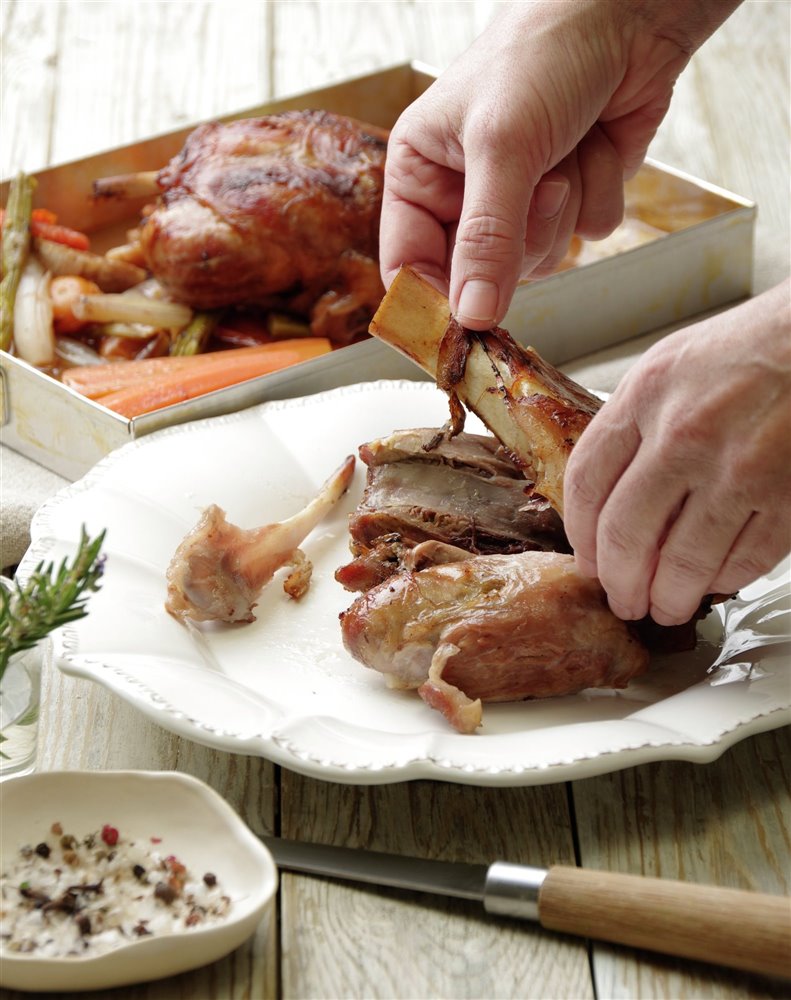 Codillo de cerdo con verduras