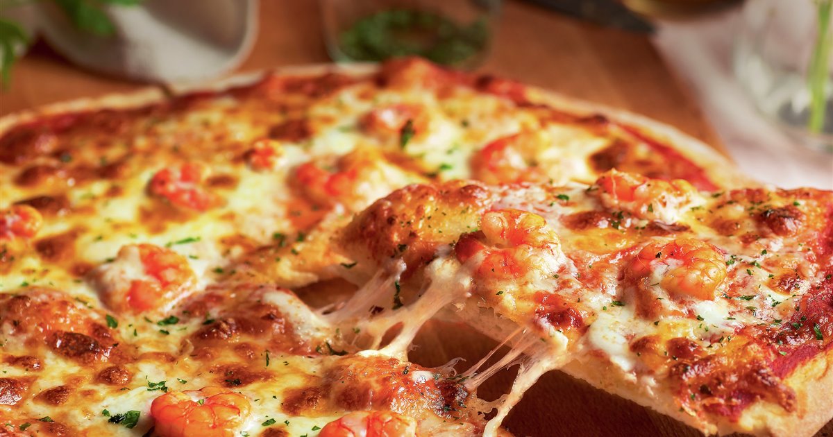Pizza con gambas y crema de queso