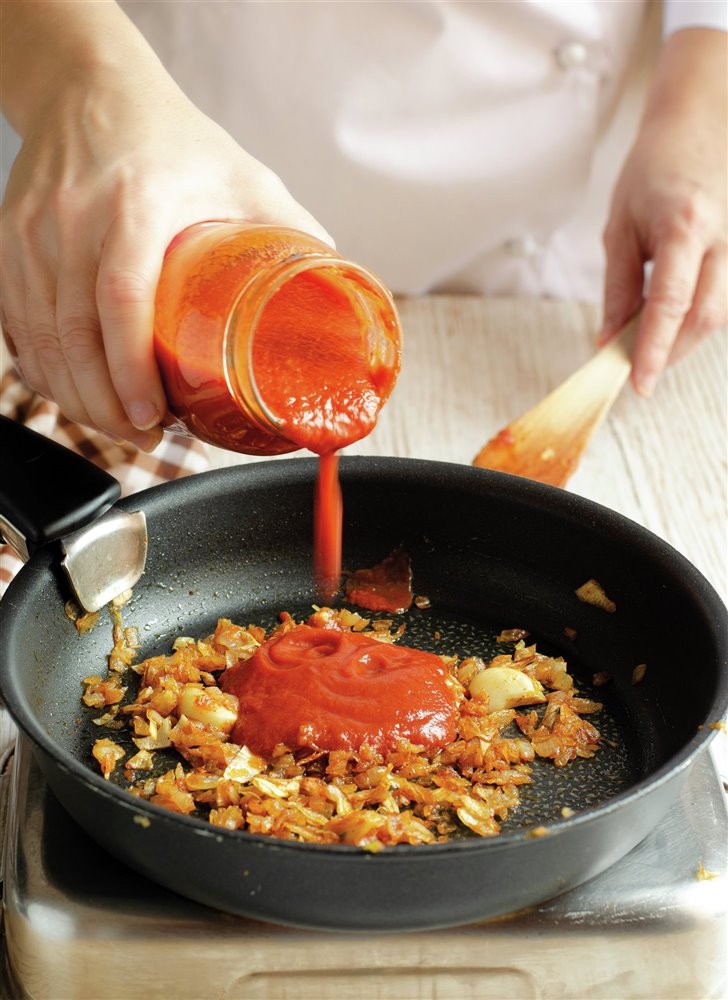 Oreja de cerdo frita con salsa brava (del Tragatá de Ronda)