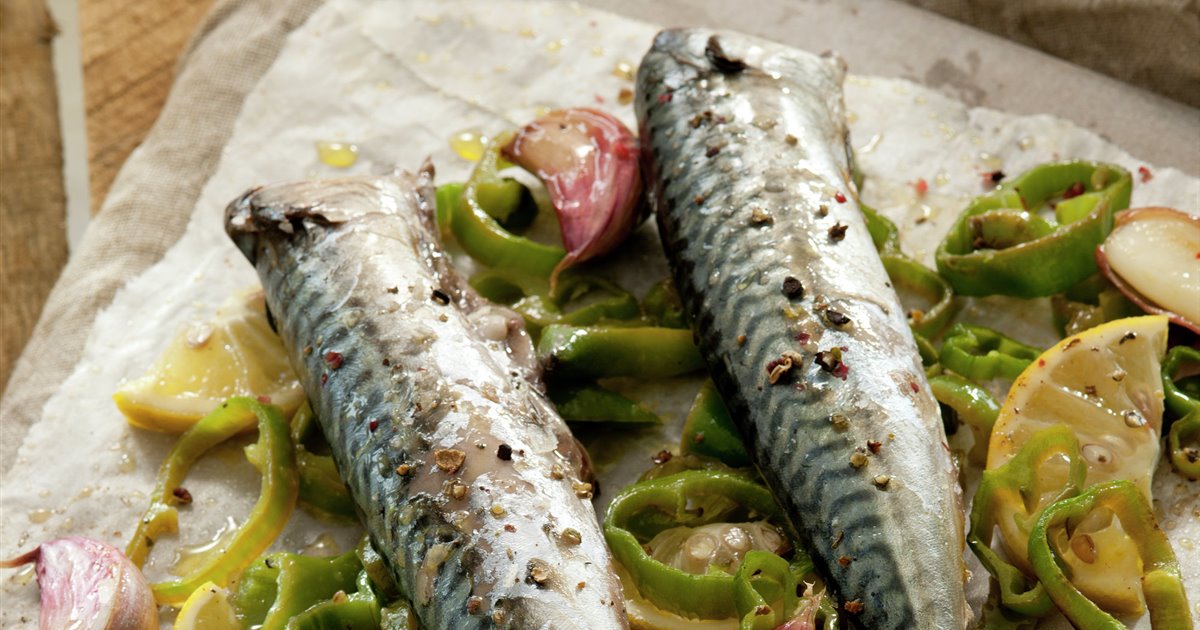 Caballa asada con limón y pimiento verde