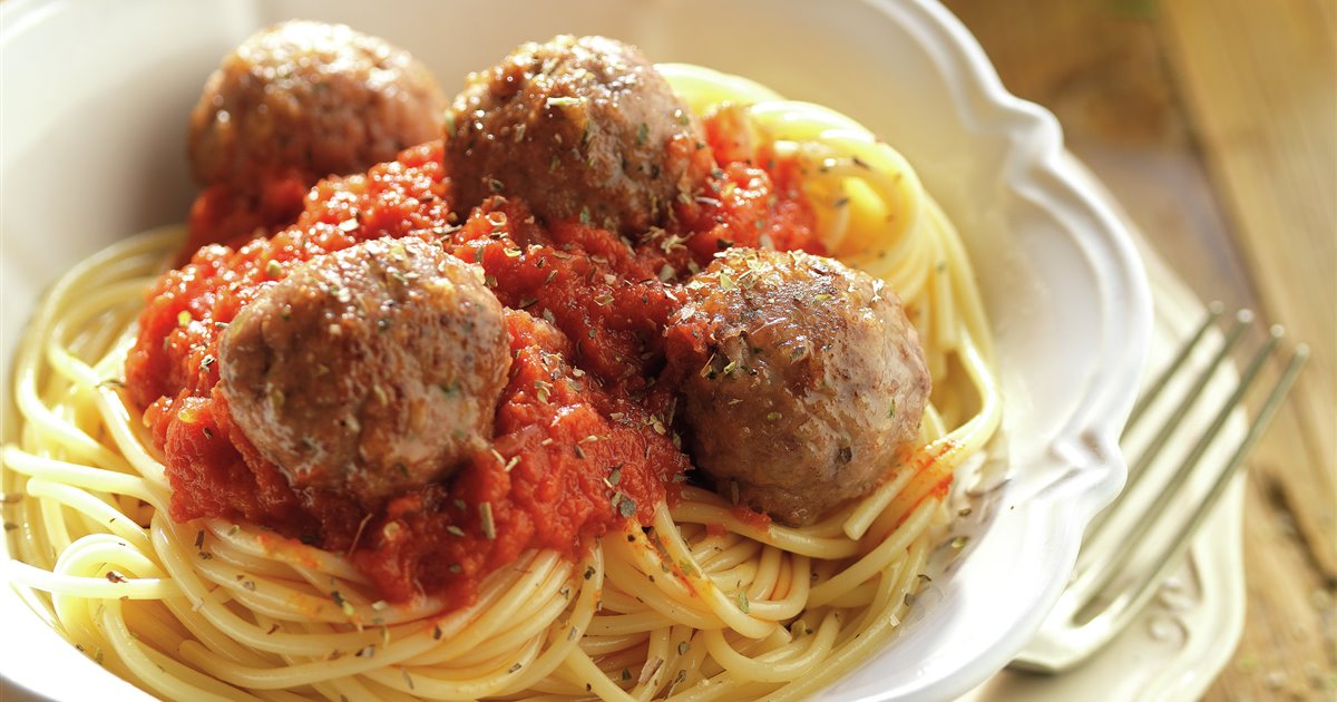 Espaguetis con albóndigas de ternera