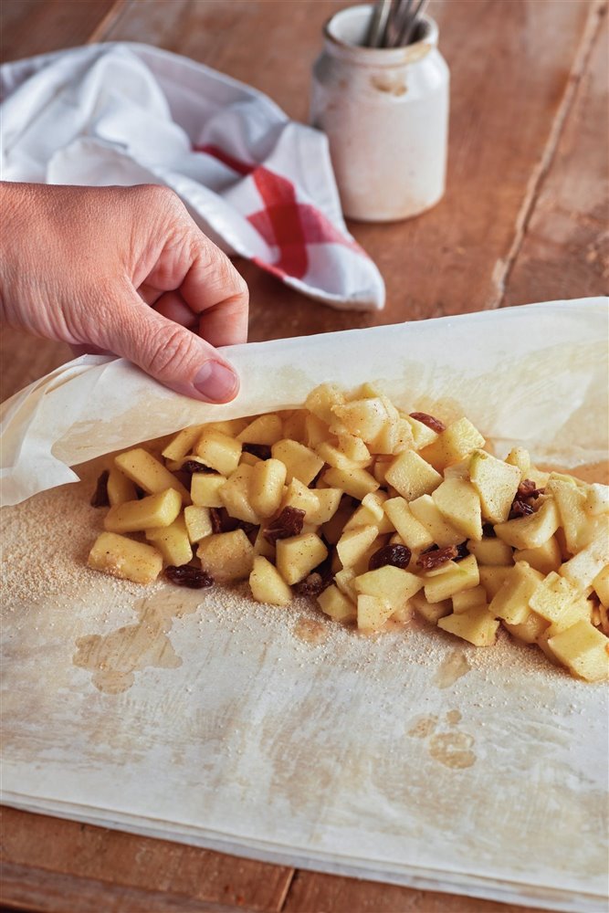 Apple strudel de masa filo con salsa de caramelo