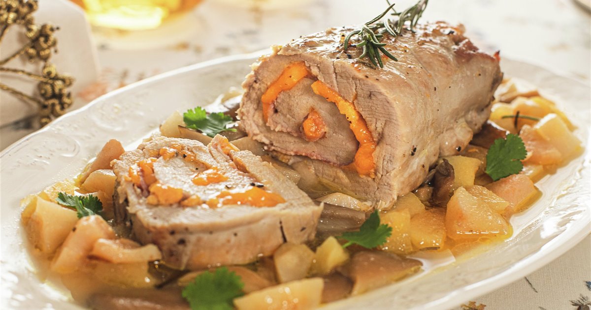 Solomillo de cerdo relleno de beicon y queso con guarnición de manzana ...
