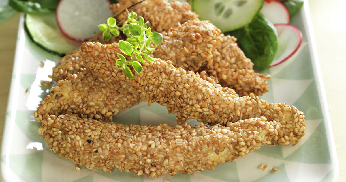 Pollo rebozado con sésamo (crujiente por fuera y jugoso por dentro)