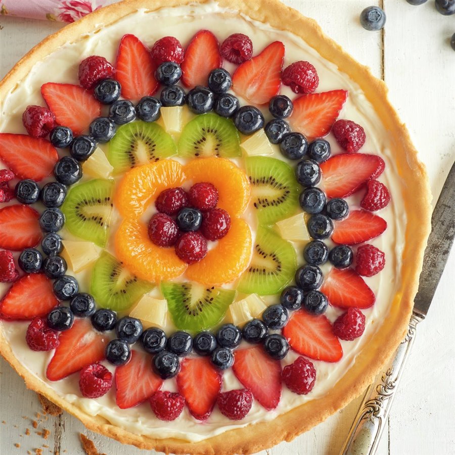 Tarta de masa quebrada con frutas