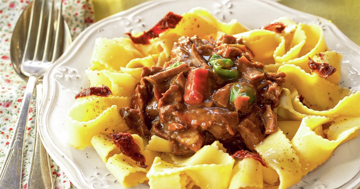 Ragú de ternera con cintas de pasta