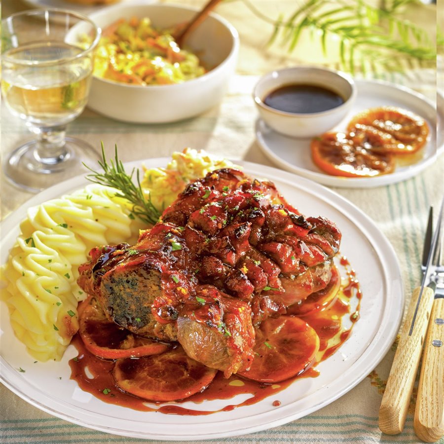 Codillo glaseado con puré de patata