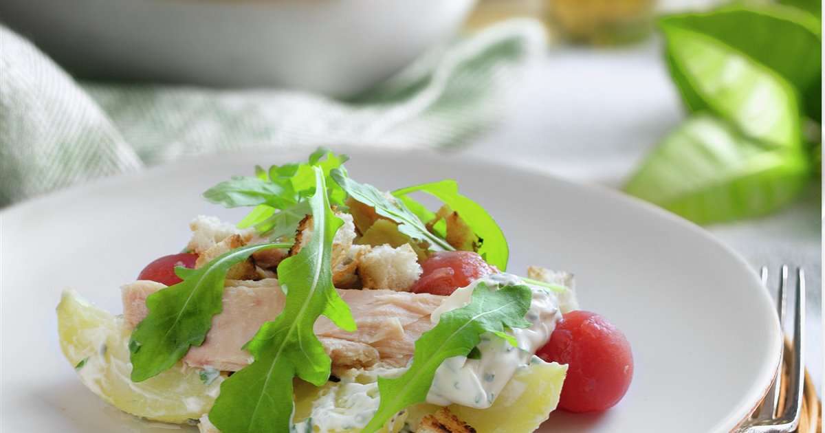 Ensalada de patata, ventresca de atún y mayonesa de hierbas del chef ...