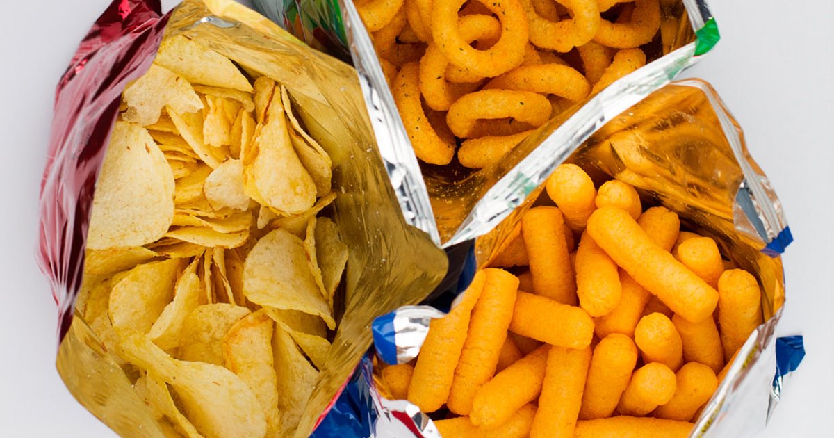 Los 5 aperitivos salados "menos malos", según la OCU