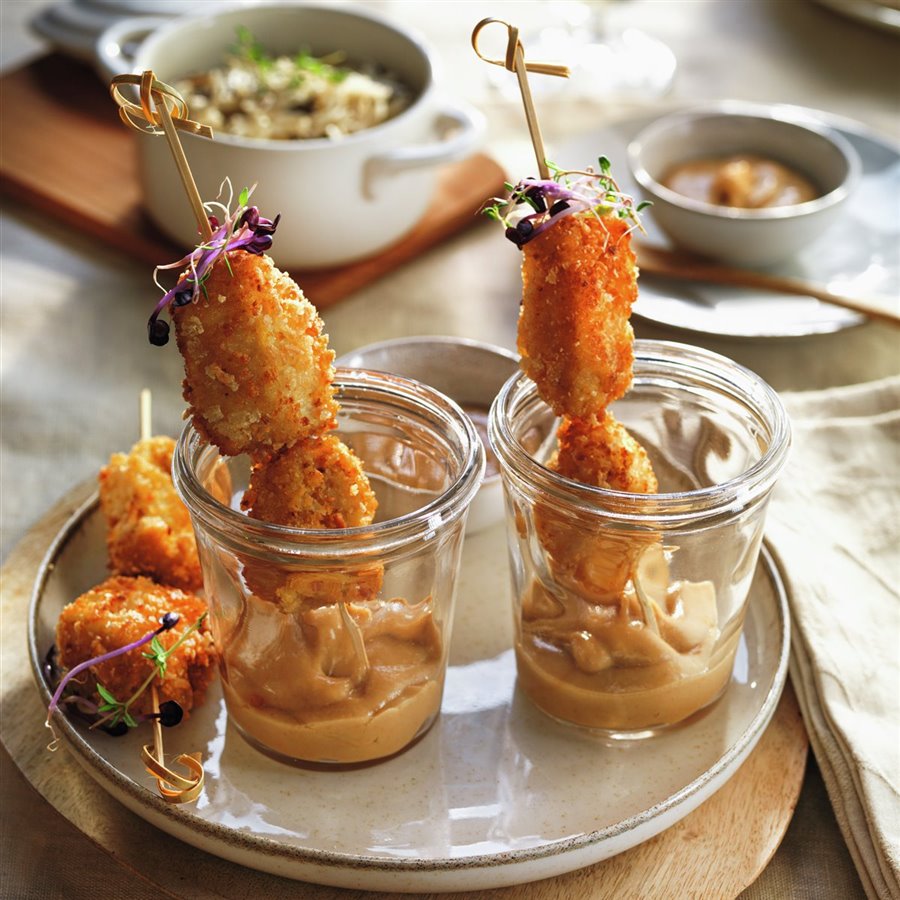 Brochetas de pollo con salsa de cacahuete