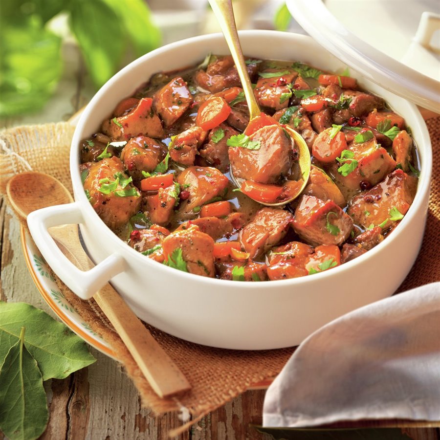 Lomo guisado en salsa de coco