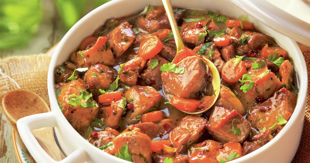 Lomo guisado en salsa de coco