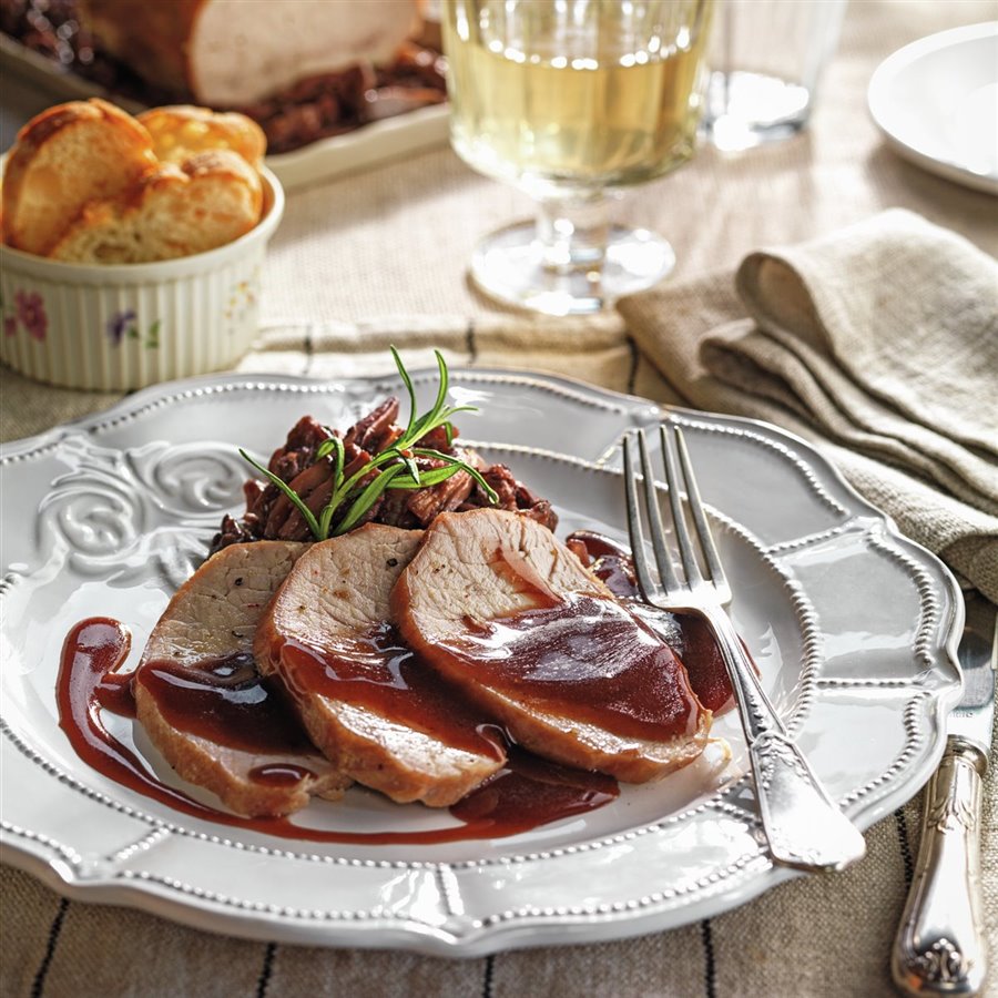 Lomo de cerdo a la sal con setas al oporto