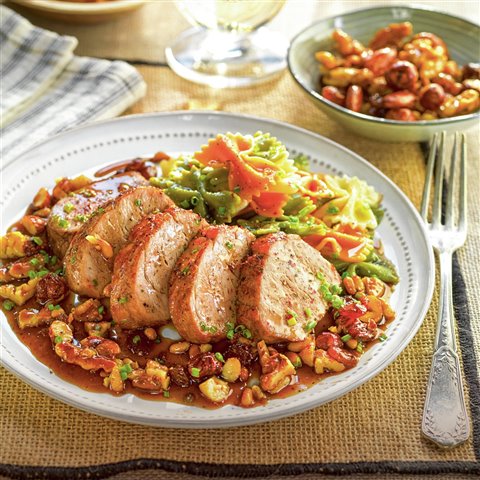 Solomillo de cerdo al horno con salsa de frutos secos