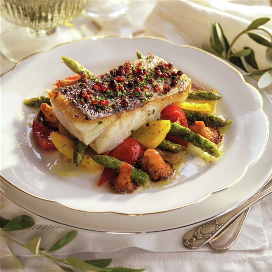 Corvina al horno con verduras glaseadas