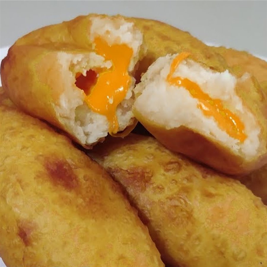 Bollitos dominicanos rellenos de queso, receta fácil y barata (con vídeo)