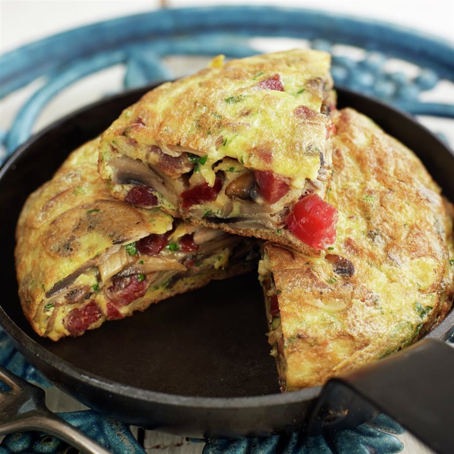 Tortilla superjugosa de champiñones y jamón ¡en 15 minutos!