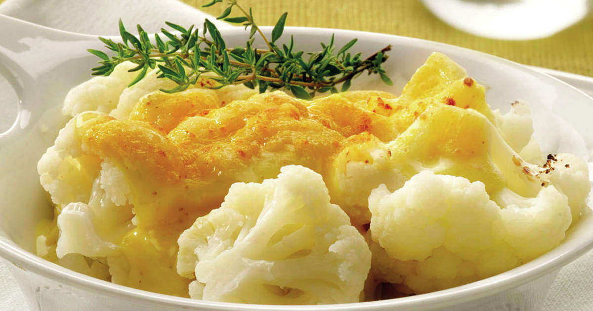 Coliflor gratinada con bechamel de curry, la receta que reinventa la ...