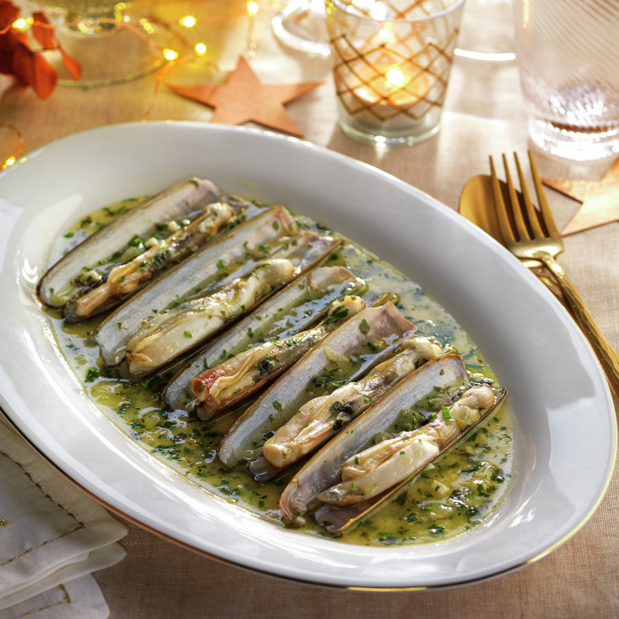 Navajas en salsa verde con toque picante