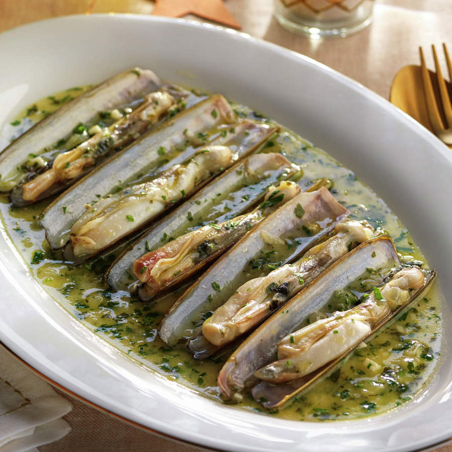 Navajas en salsa verde con toque picante