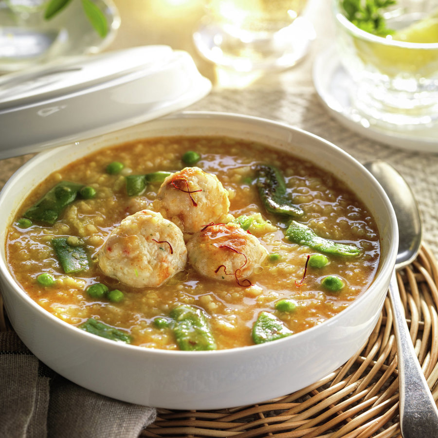 Arroz con verduras y albóndigas de merluza