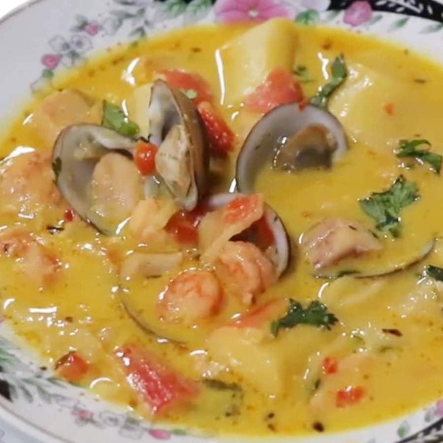 Cazuela de marisco de la abuela colombiana (con leche de coco)