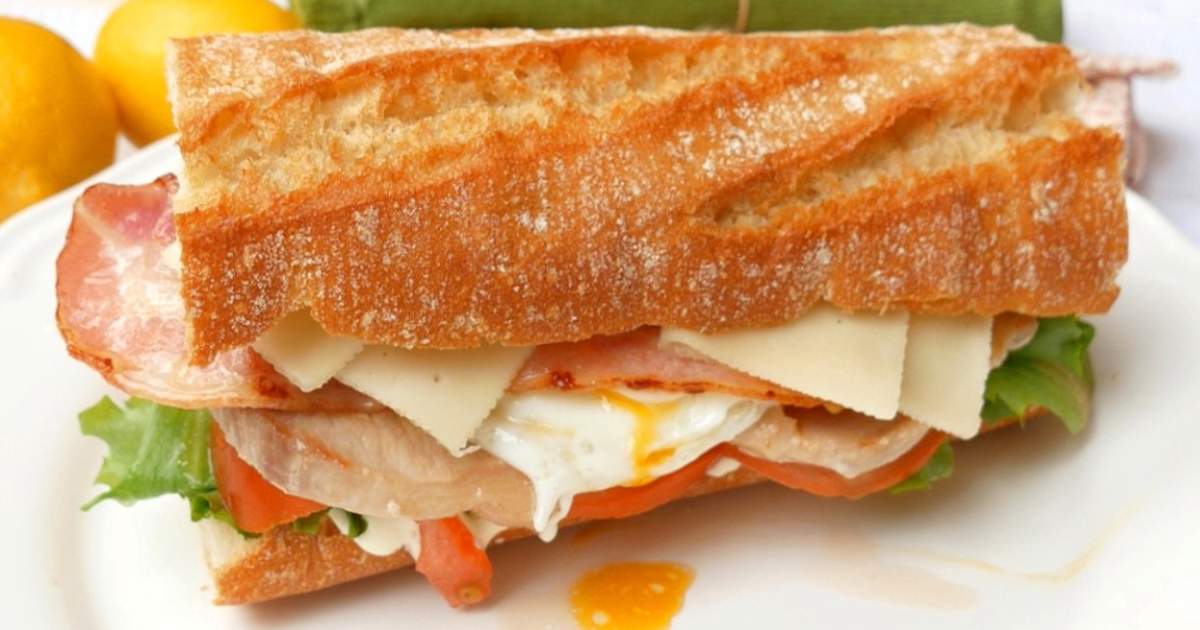 Chivito, bocadillo típico de Valencia (y Uruguay) fácil y delicioso