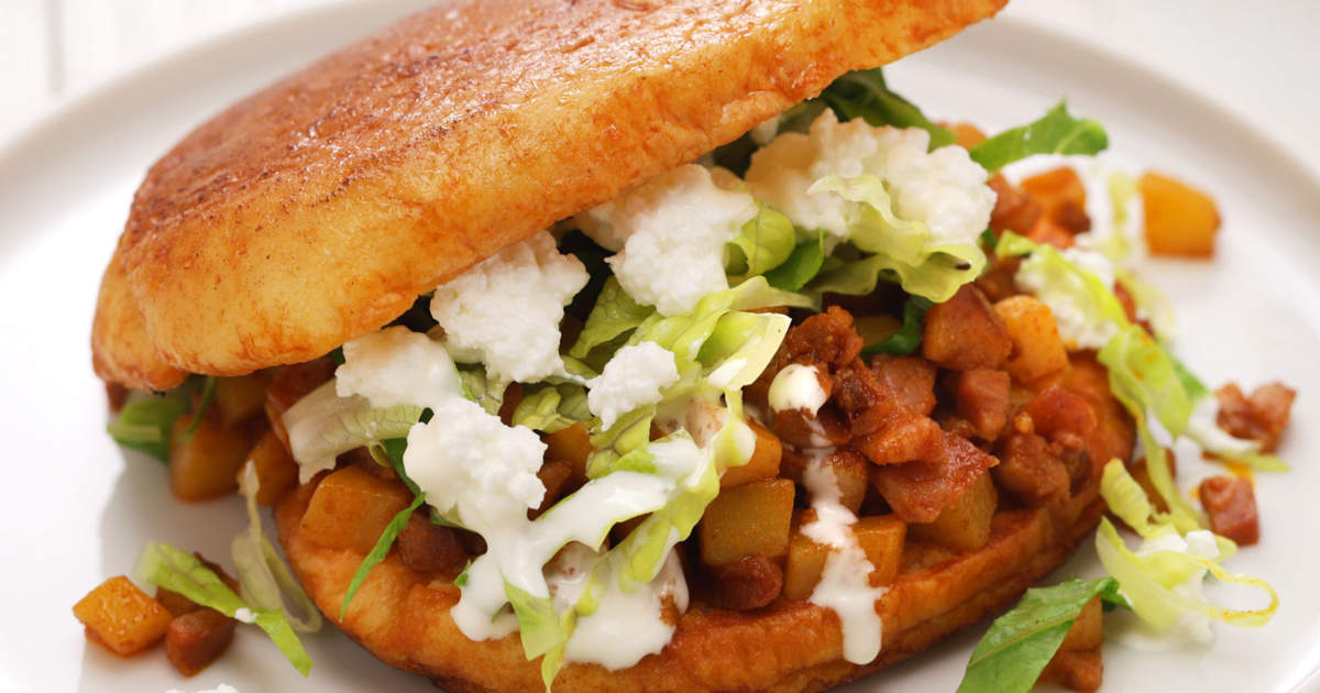 Pambazo, un bocadillo típico de México completo y sabroso