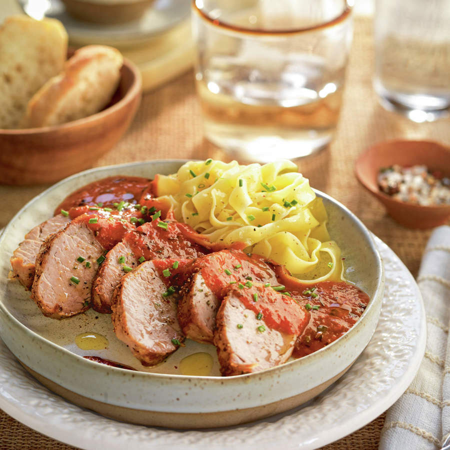 Solomillo braseado con salsa de tomate y vino (sin horno)