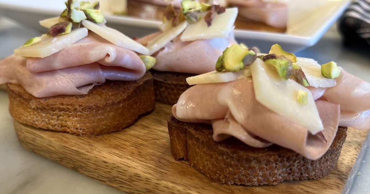 Canapés fríos de mortadela, parmesano y pistachos, aperitivo facilísimo ...