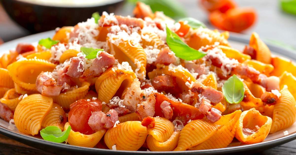 Pasta alla zozzona, una receta clásica de la abuela italiana ...