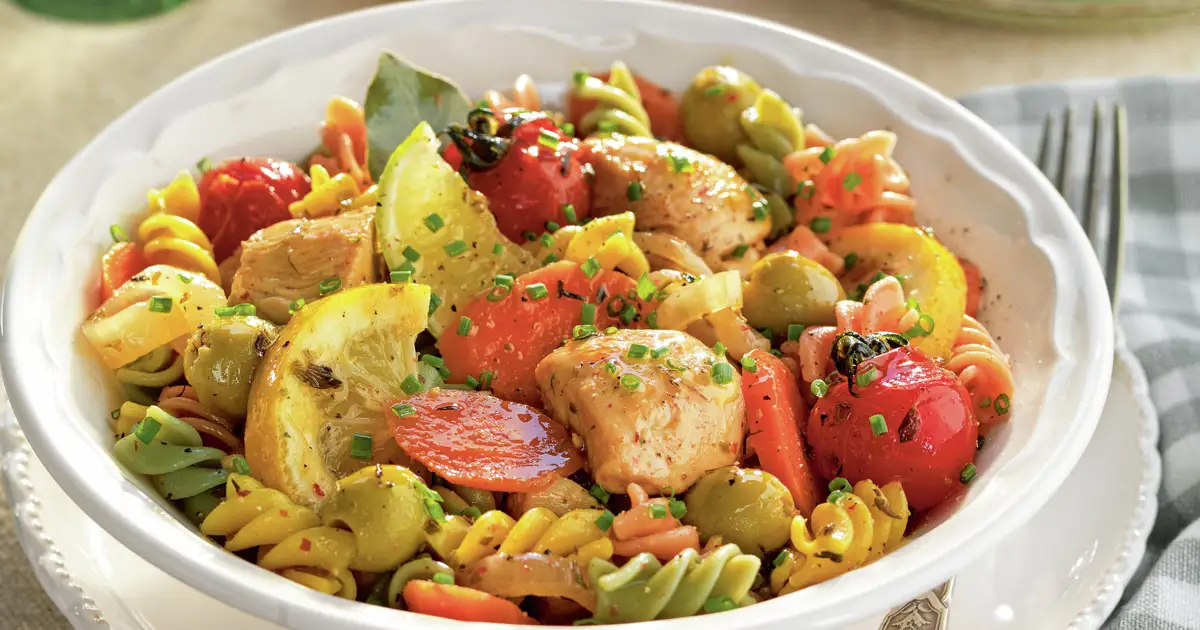 Escabeche de pavo con pasta, una combinación deliciosa