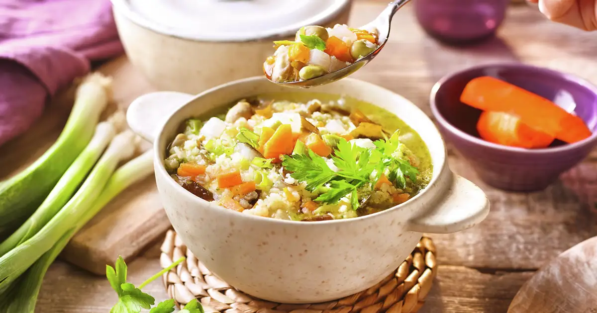 Sopa minestrone de mijo y habitas frescas, receta fusión de las abuelas ...
