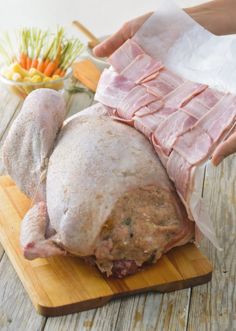 Pavo relleno con cobertura de beicon: una receta ideal para lucirte en ...
