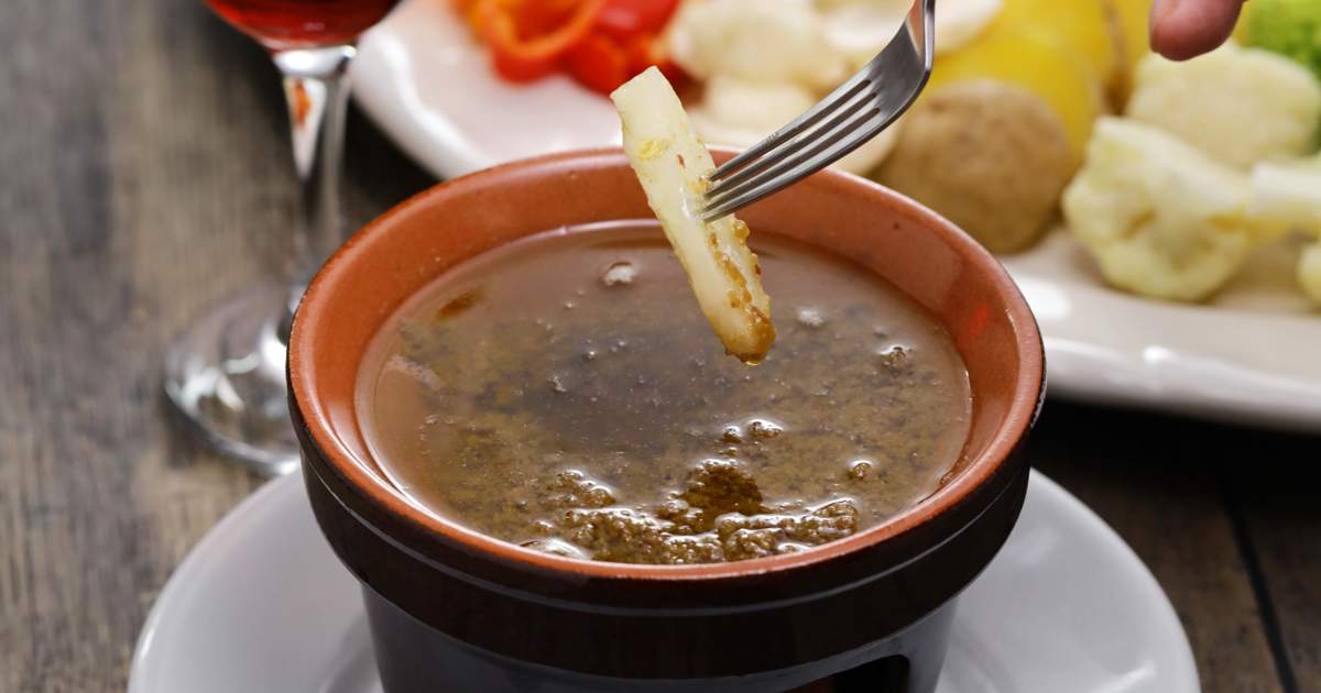 Bagna cauda a la piamontesa, la joya culinaria italiana que fue el ...