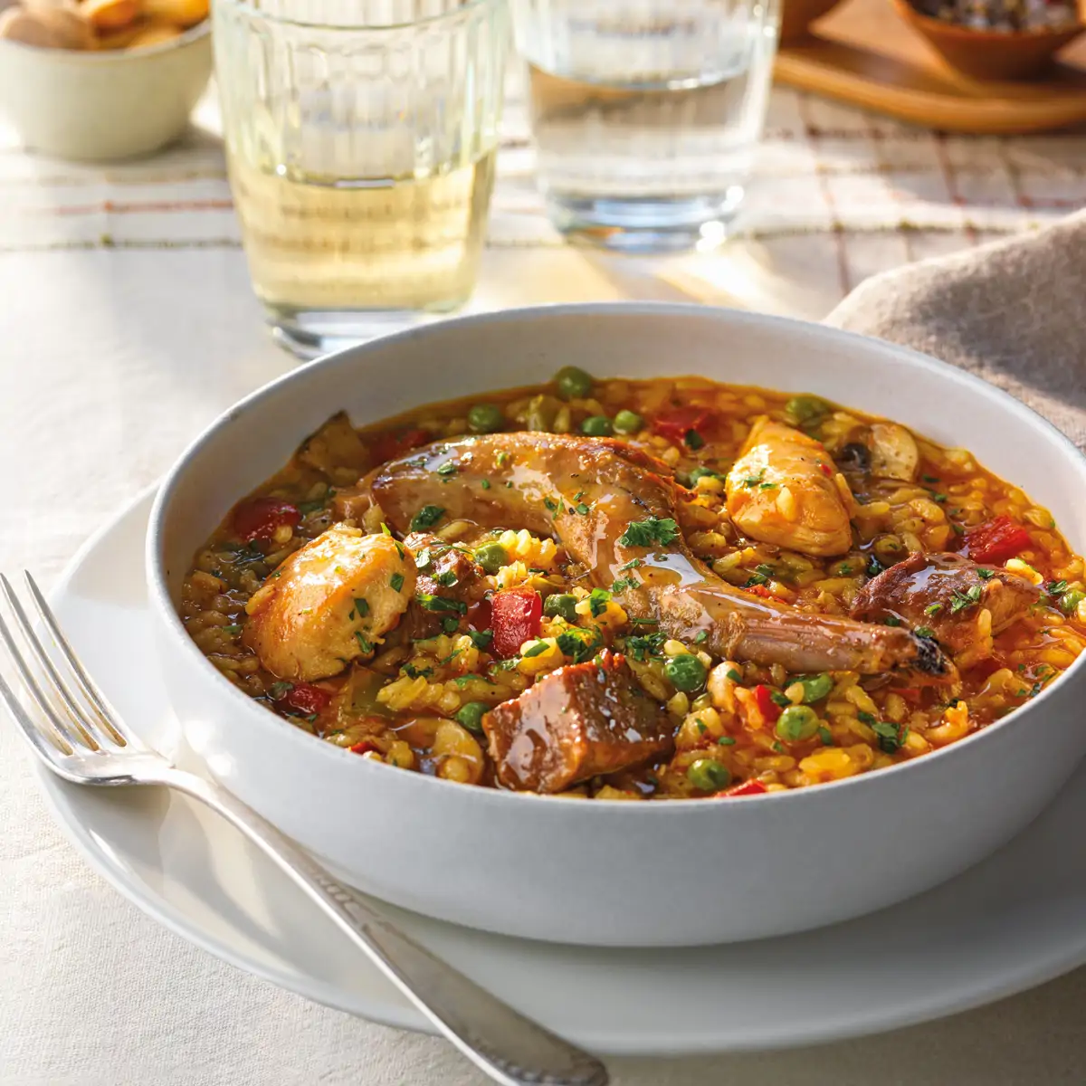 Perol cordobés con carne de cerdo, pollo y conejo
