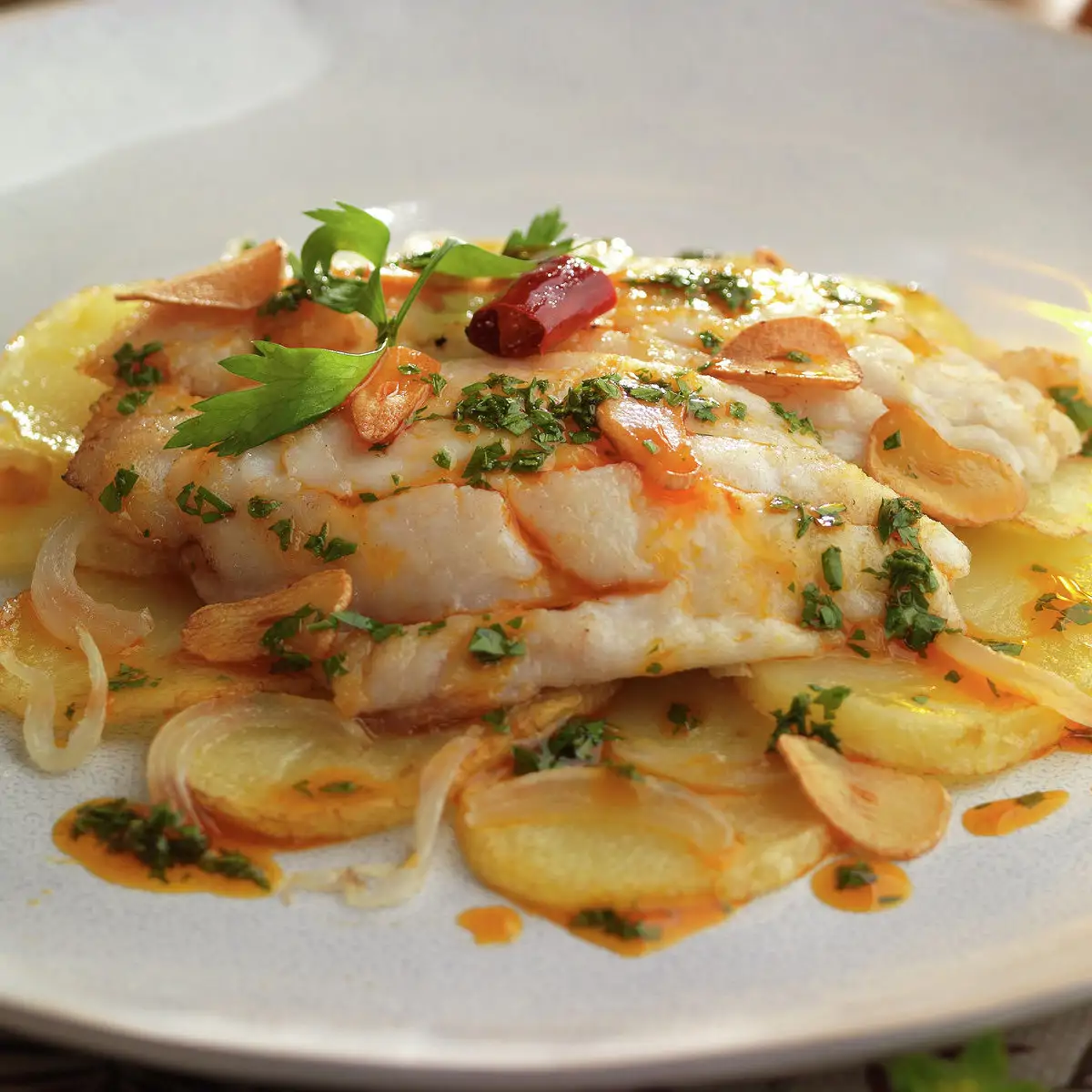 Besugo a la riojana, un pescado con sabor de lujo para estas navidades