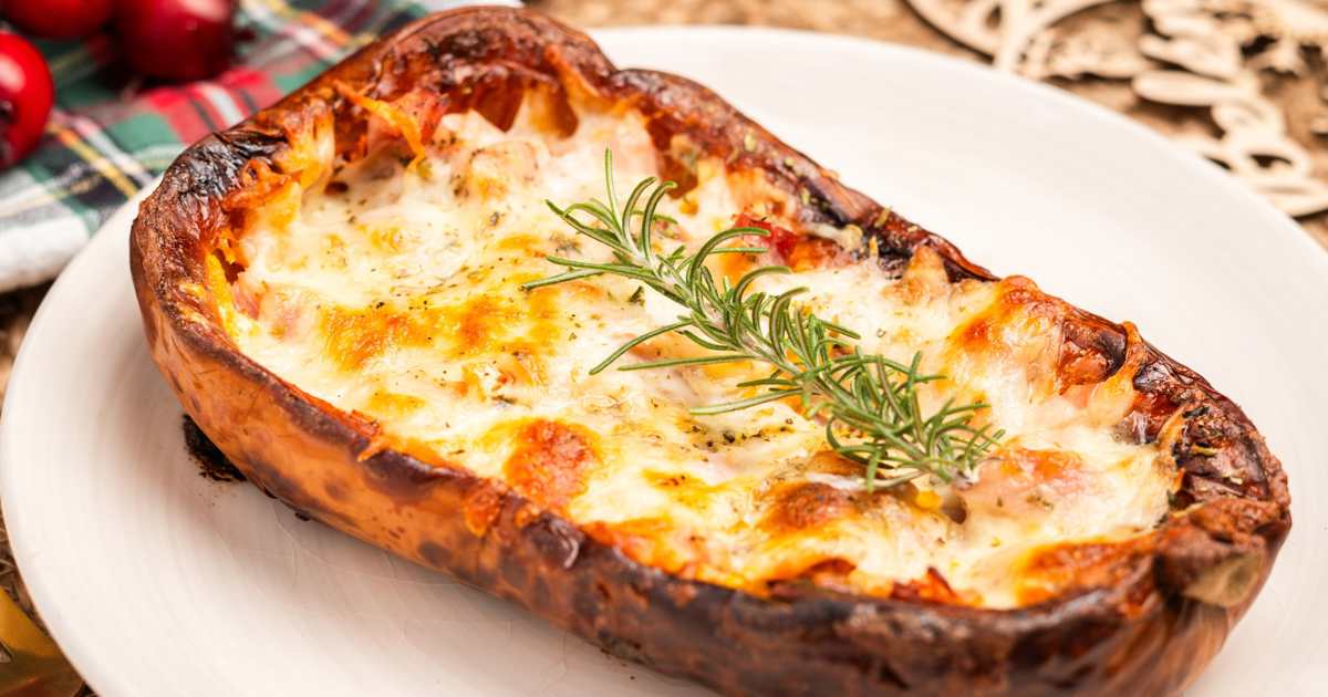 Calabaza rellena con jamón y queso, un plato delicioso que casi se hace ...