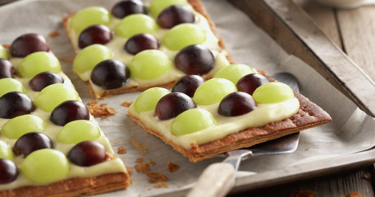 Hojaldre de uvas con crema pastelera, un postre delicioso y facilísimo