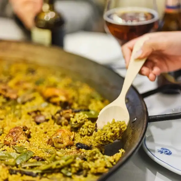 La auténtica paella valenciana: los trucos de los chefs