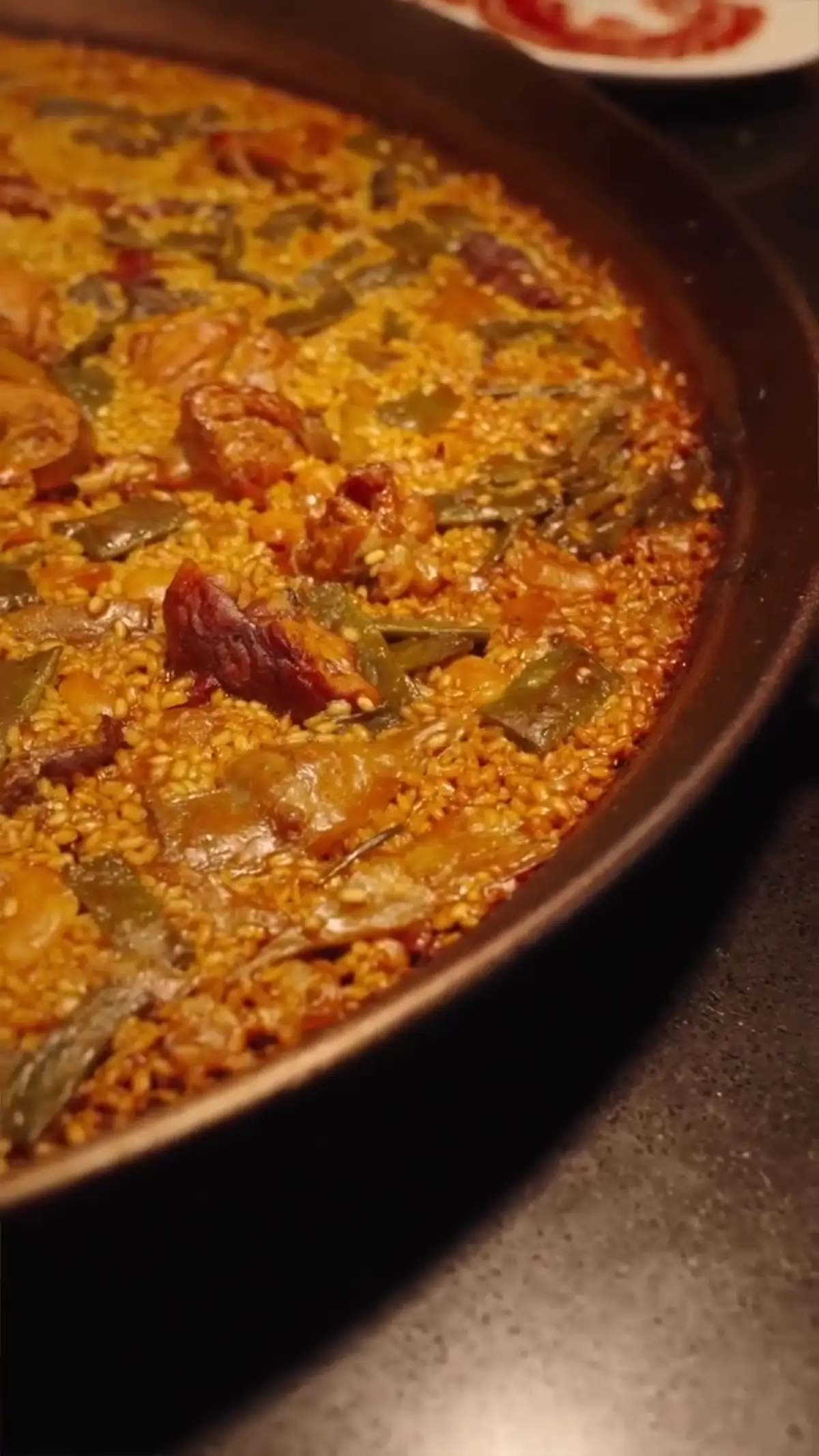La paella valenciana tradicional de José Andrés