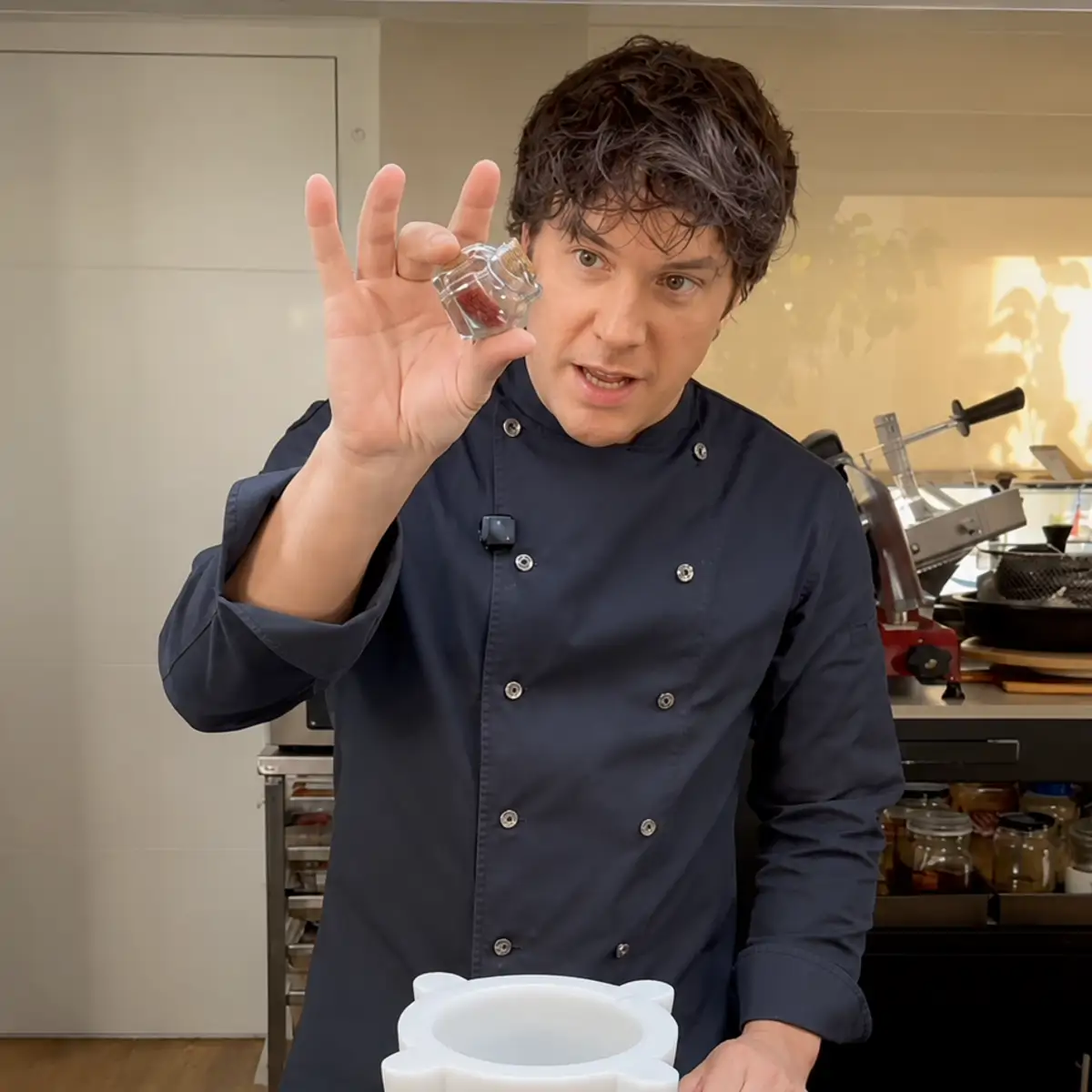 Chef Jordi Cruz: "Este arroz con dos latas de calamares en su tinta es ...