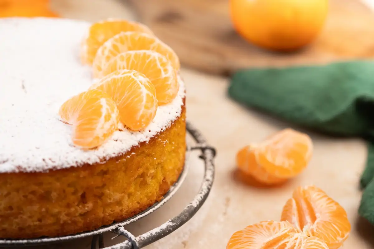 Bizcocho de naranja confitada y pistachos, el más jugoso y aromático